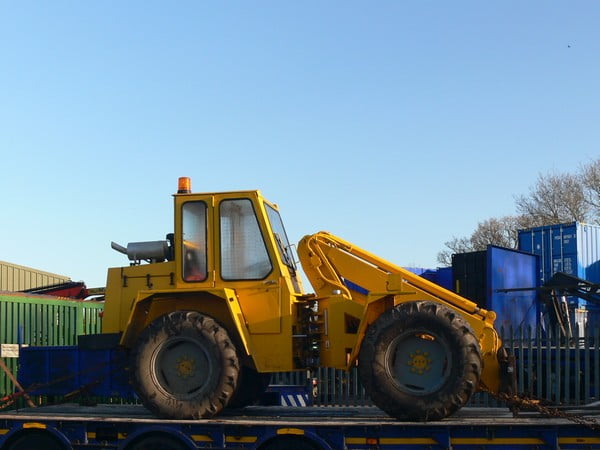 Self loading & Unloading with own Forklifts & Telehandlers - Truck and ...